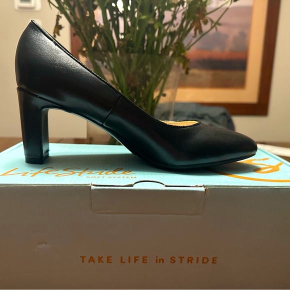 Life Stride | Shoes | Lifestrides Classic Black Womens Shoes Soft ...